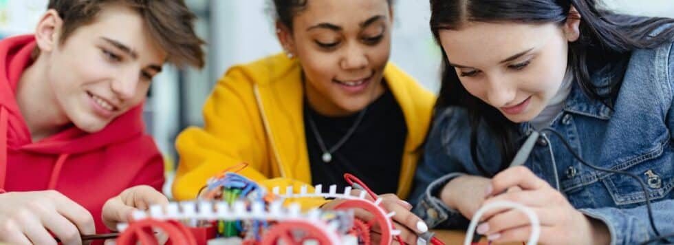 Fun Coding Robots For Kids That Teach Programming Skills | Wonder Noggin